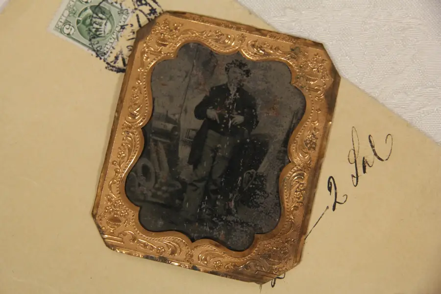 Civil War Tintype Photograph of Union Soldier Antique Portrait, 1860's