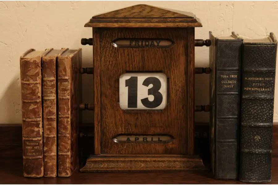 Oak Antique 1900 Perpetual Bank Calendar