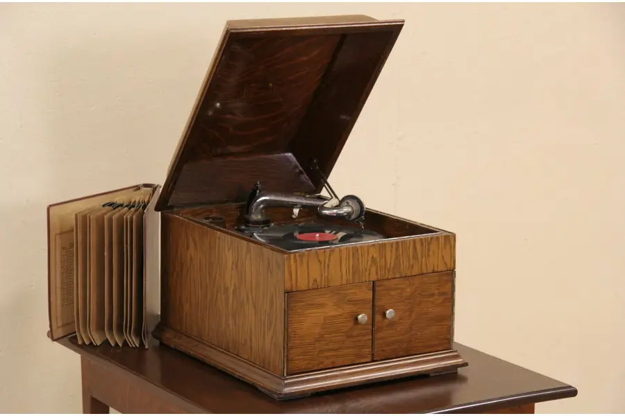 Victor Oak Tabletop 1915 Antique Victrola Phonograph & Record Album