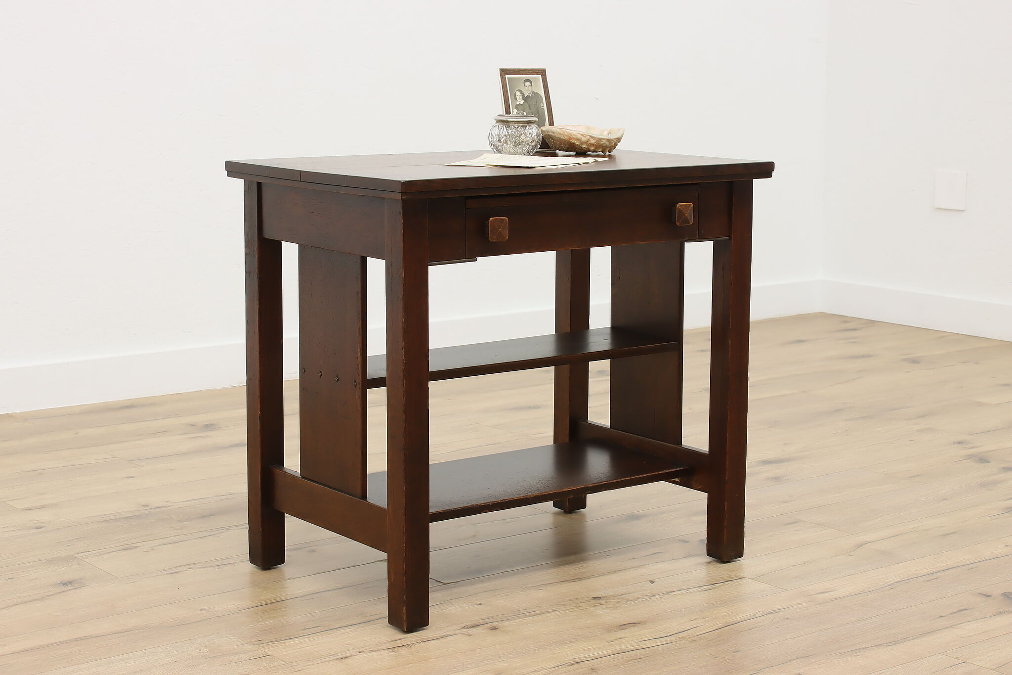 Arts & Crafts Antique Oak Office Library Desk, Cadillac
