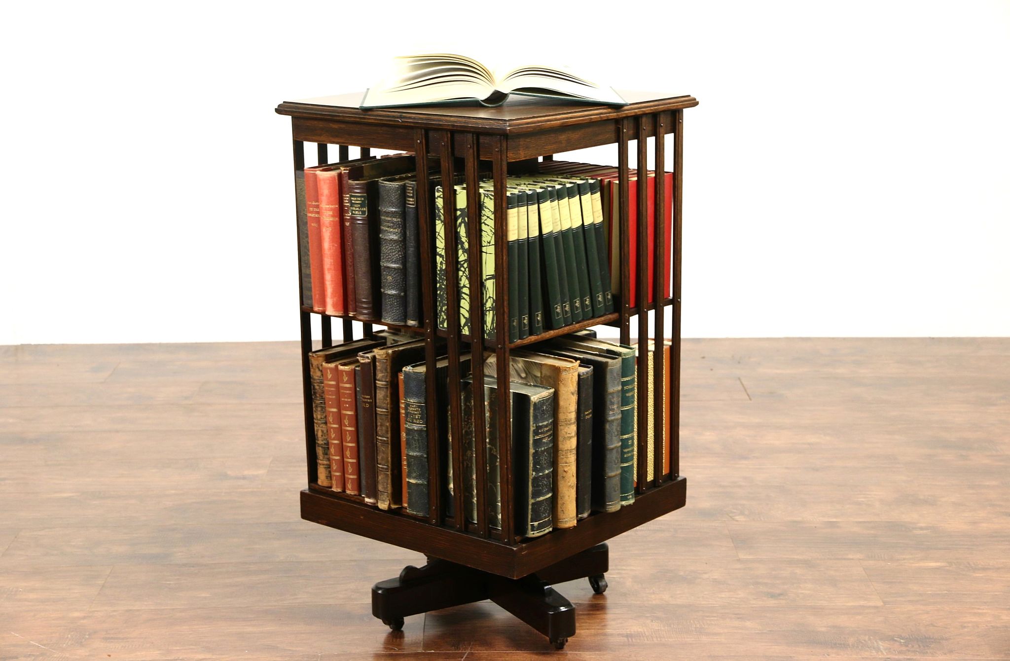 Oak 1910 Antique Spinning Chairside Revolving Library Boockase