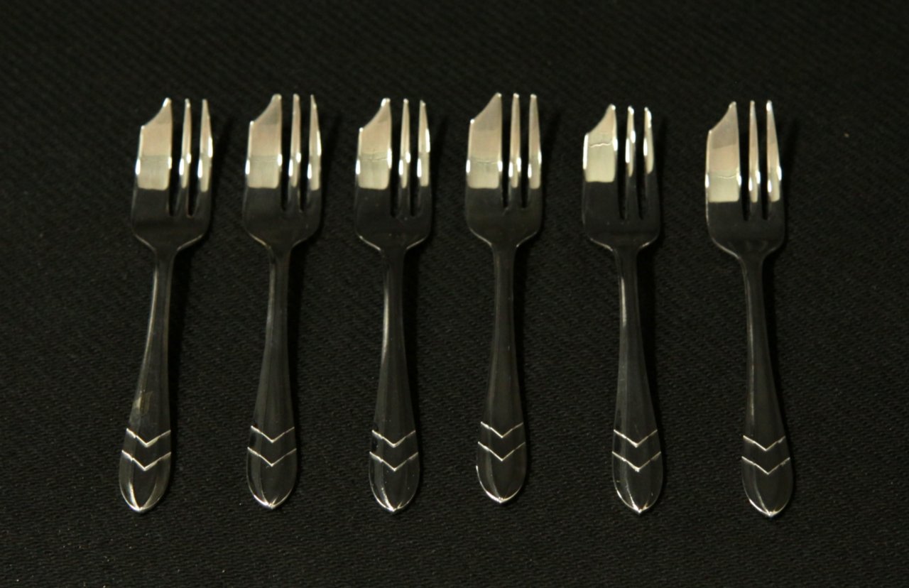 Set of 6 Art Deco English Silverplate Cake Forks