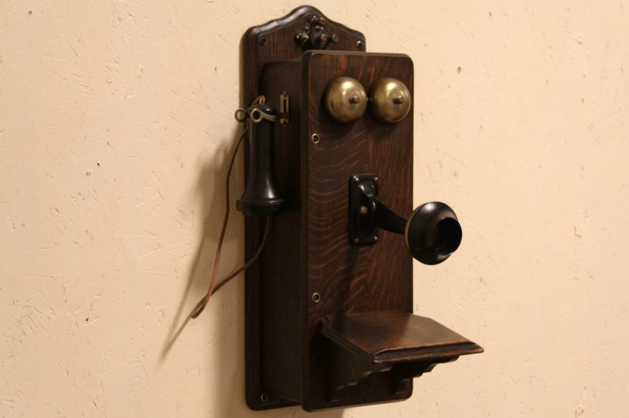 Oak Canadian Antique 1914 Wall Telephone