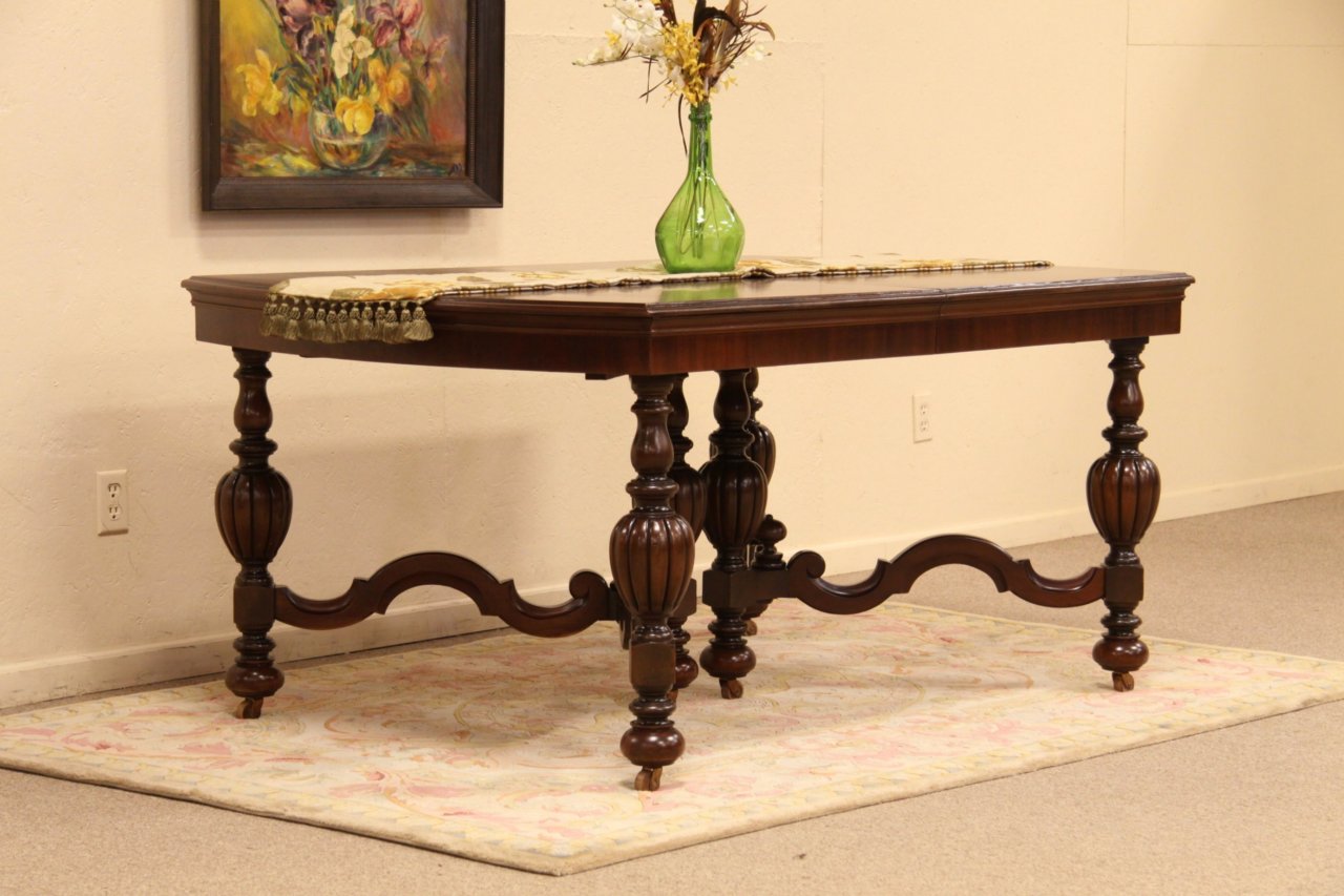 Tudor Dining Table, 2 Leaves