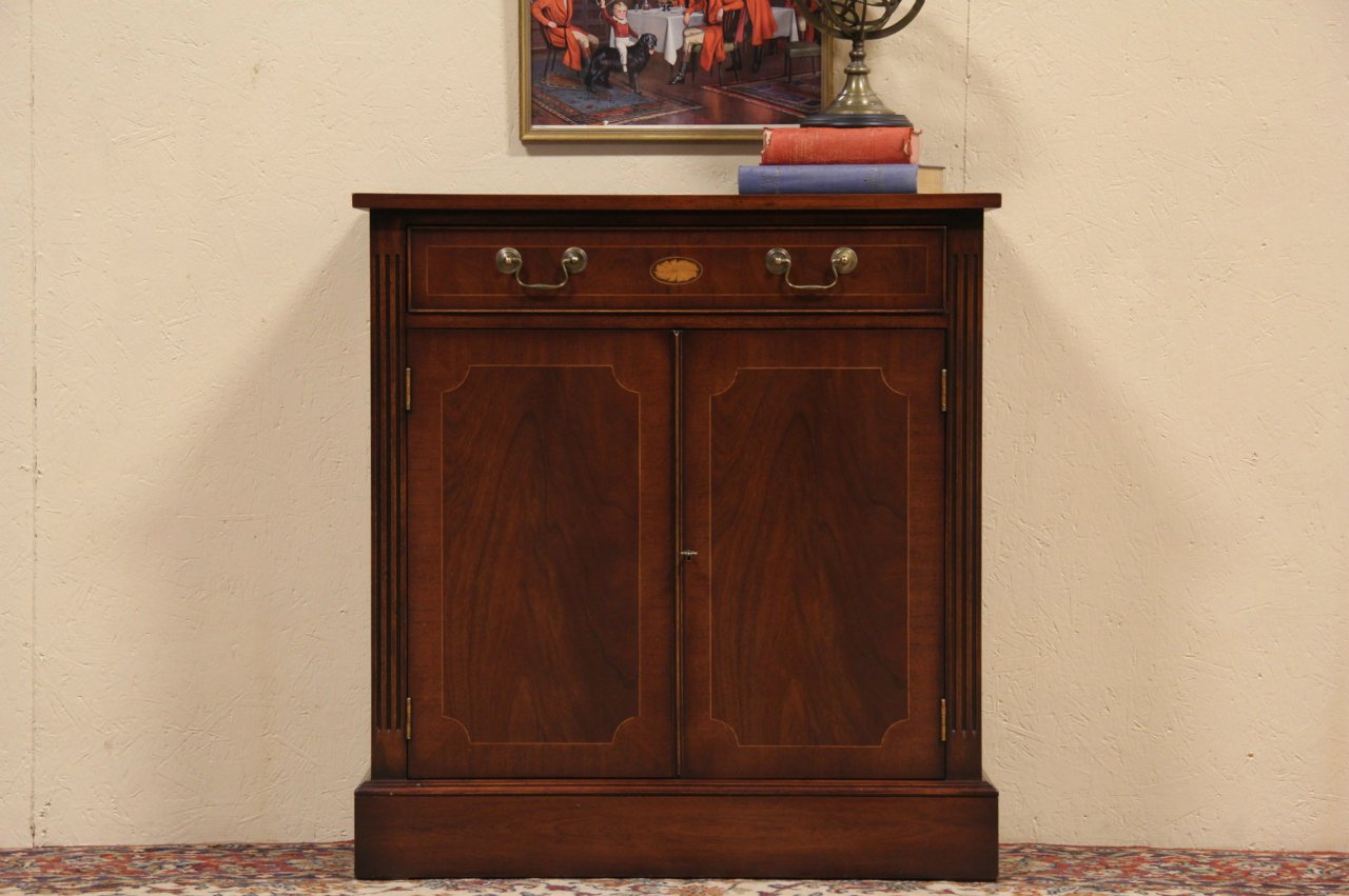 Traditional Georgian Hall Console Cabinet