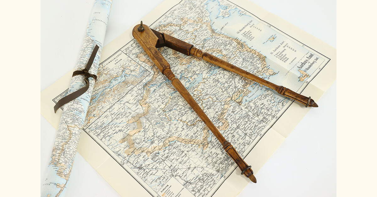 Industrial Farmhouse Antique Wooden Carpenter Compass Tool 17"