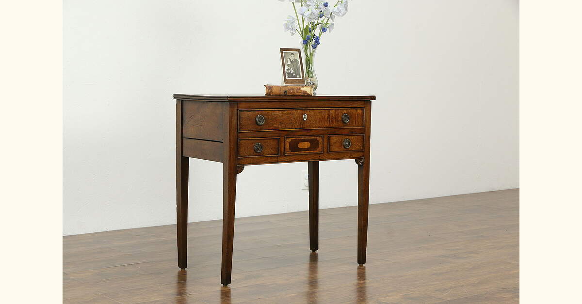 Oak Antique 1780 Console, Lamp Table or Lowboy