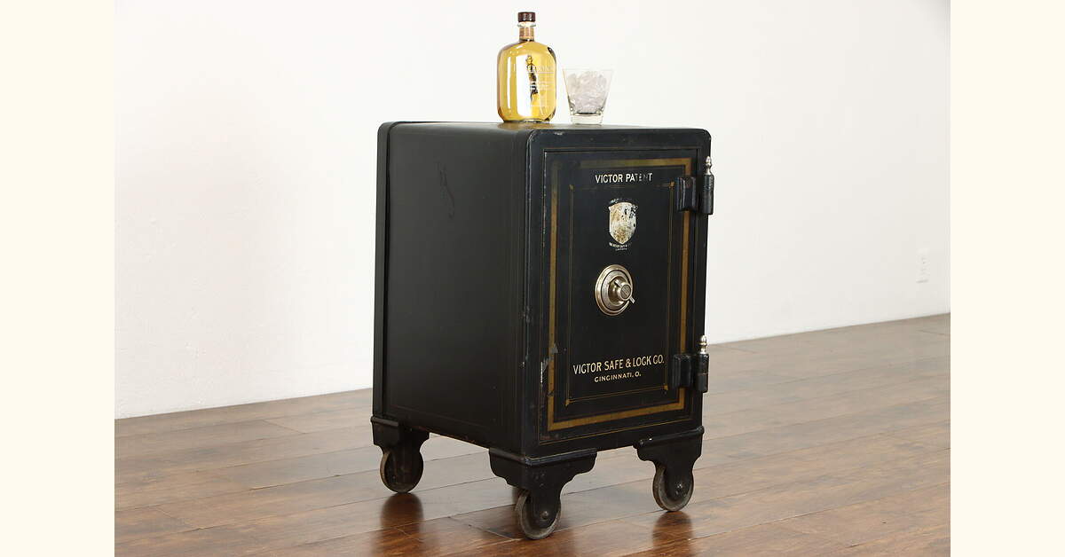 Antique Safe, Working Lock and Combination, Original Pinstriping, Victor
