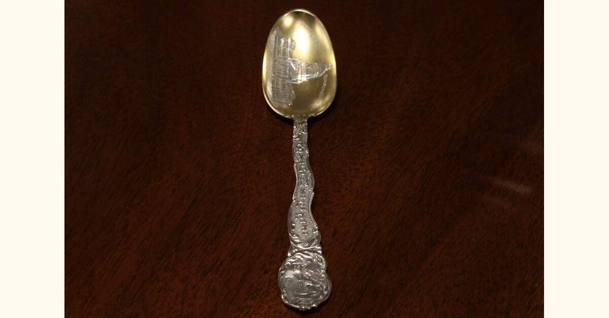 State Capitol & Seal, Springfield, Ill Sterling Silver 1890's Spoon