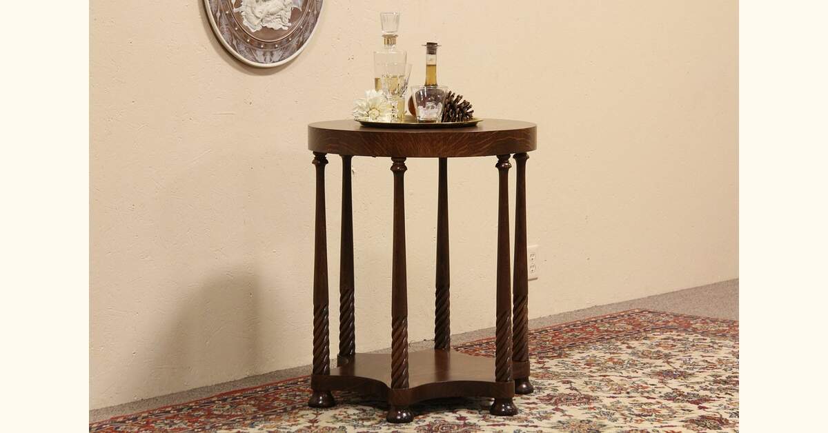 Round Oak Lamp Table, Spiral Columns