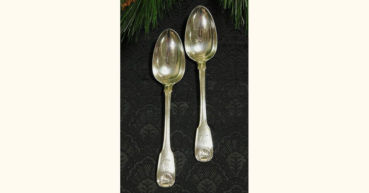 Pair of Georgian Sterling Silver Spoons, Fiddle, Thread & Shell, London ...