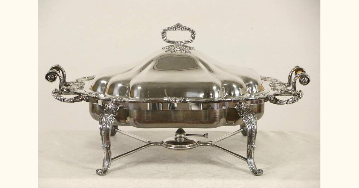 English 1920's Antique Silverplate Chafing Serving Dish w/ Burner
