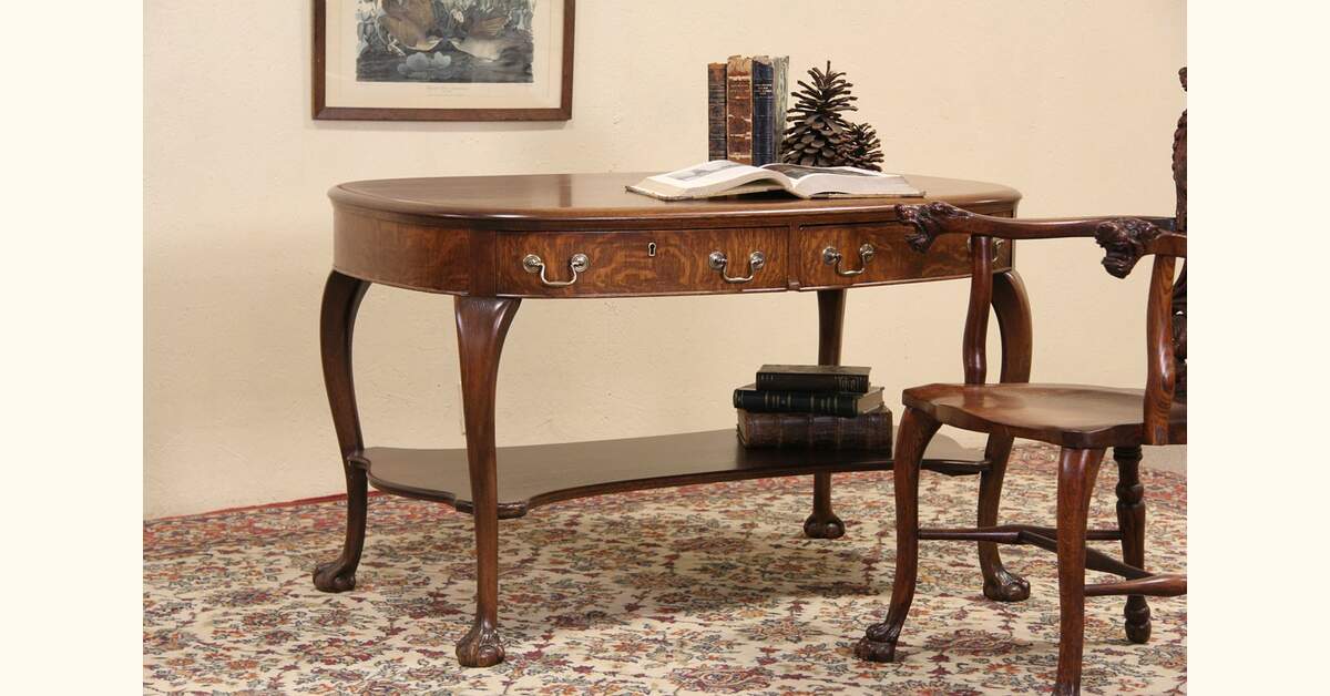 Oak 1900 Antique Oval Library Table Desk