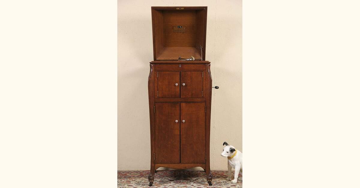 Victor Victrola Oak Antique 1917 era Phonograph Record Player Model VVXI