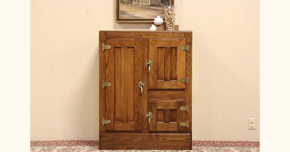 Oak 1900 Antique Ice Box