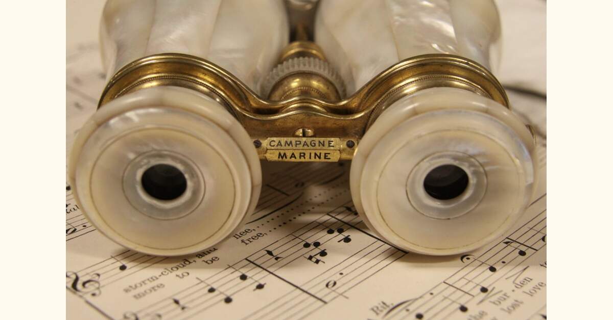 French Pearl Opera Glasses, 1900 Marine & Theatre J-O749