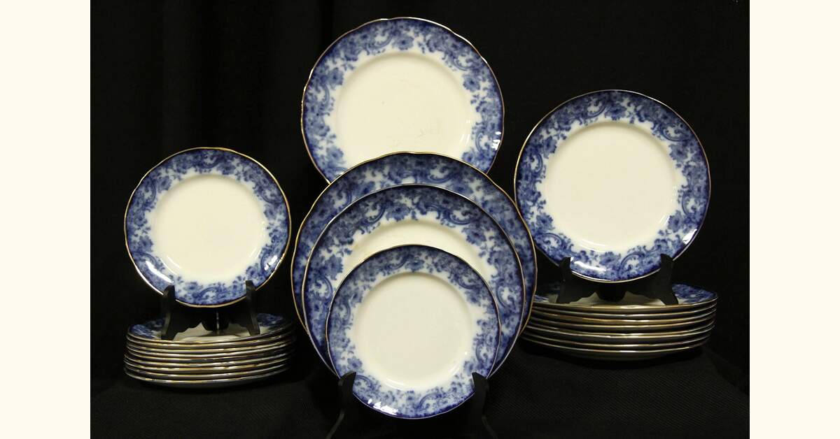 Doulton Burslem Melrose 1890 Antique Flow Blue Set 33 China Plates, 3 Sizes