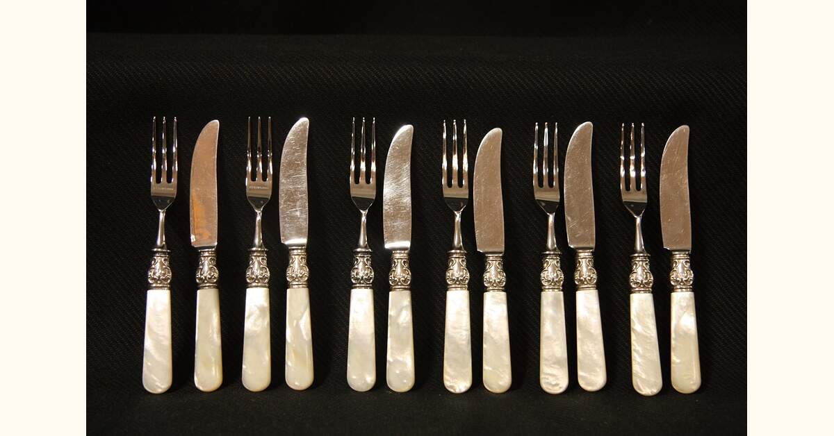 Pearl Handle Silverware for 6, Knives & Forks