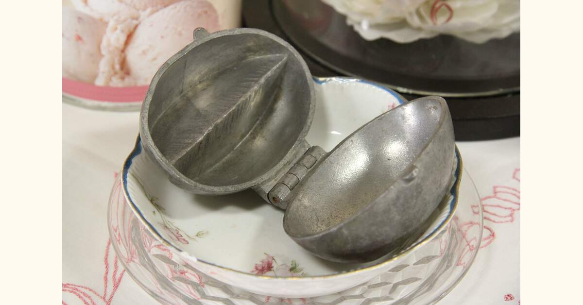 Cut Lemon Shape Ice Cream or Chocolate Vintage Mold