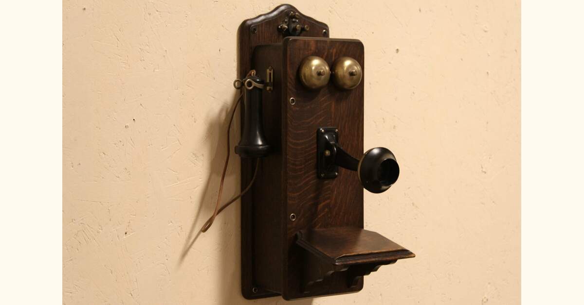 Oak Canadian Antique 1914 Wall Telephone