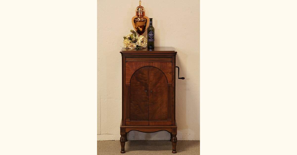 Brunswick Panatrope Antique Phonograph