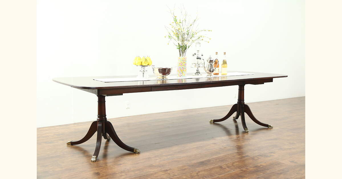 Traditional Georgian Vintage Dining Table, 4 Leaves, Extends 118"