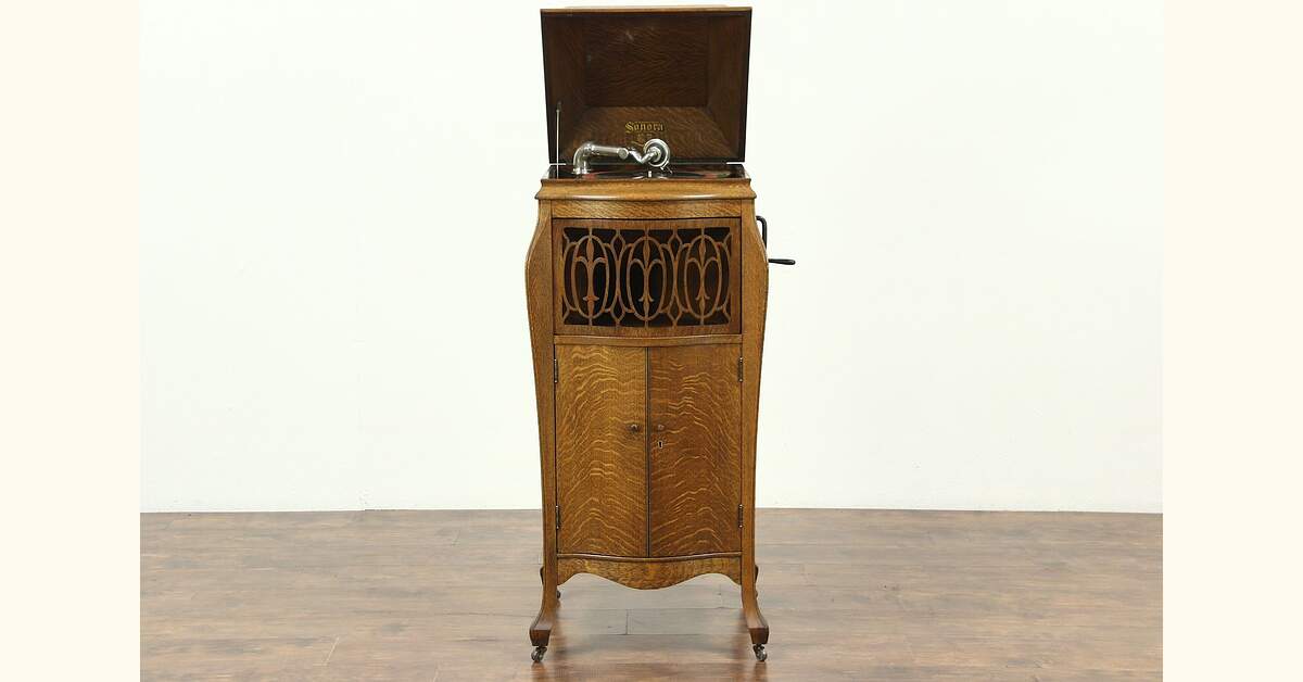 Sonora Antique Oak Phonograph, Wind Up Player plus Records