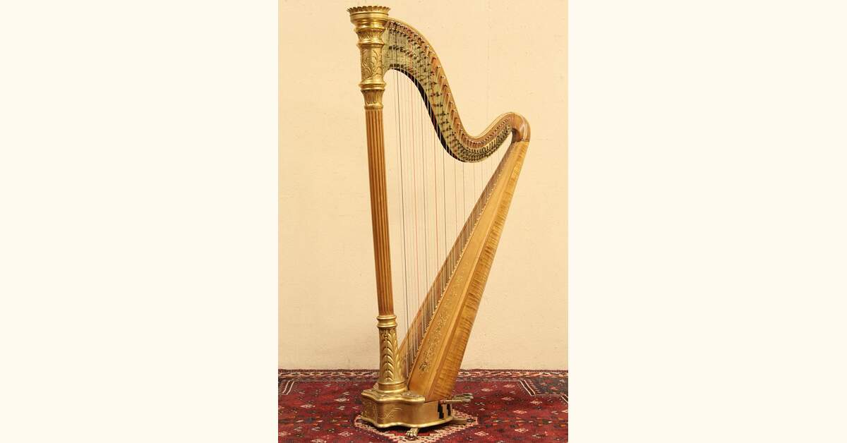 Lyon & Healy 1933 Gold Pedal Harp, Style 14 & Case