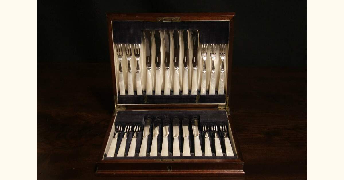 Pearl Handle Silverware Set 12 Knives 12 Forks