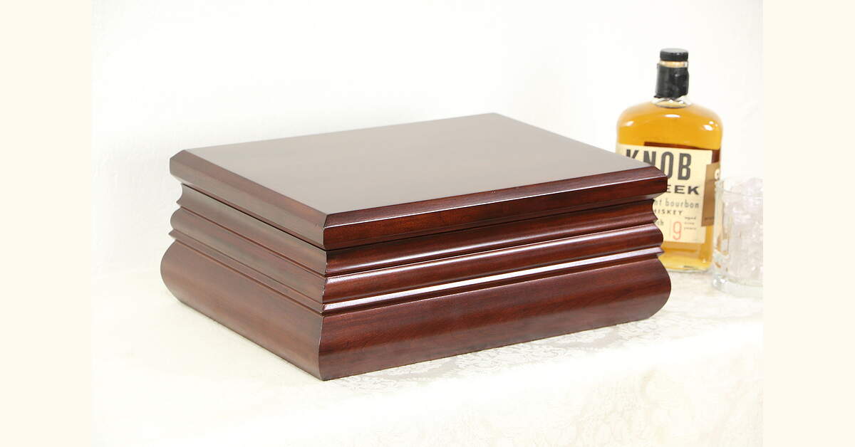 Cherry Tobacco Cigar Humidor, Lift Out Tray