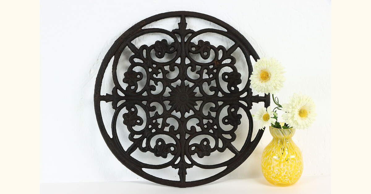 Victorian Design Vintage Round Iron Salvage Grill 12"