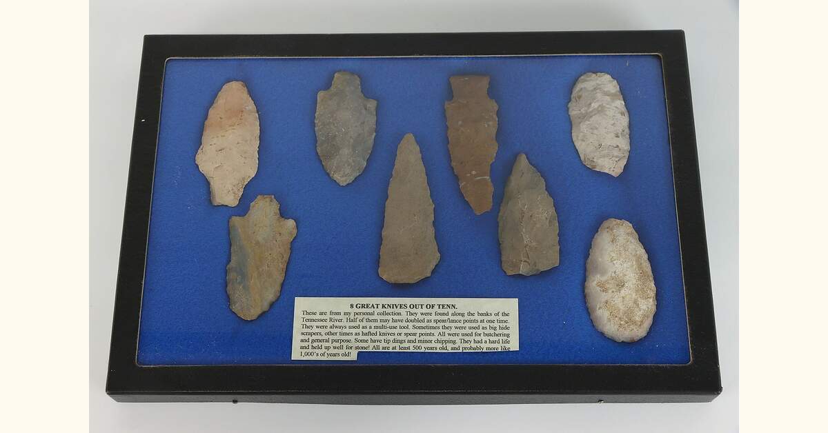 Set of 8 Tennessee River Projectile Points or Lithics, 2.5" - 3.5"