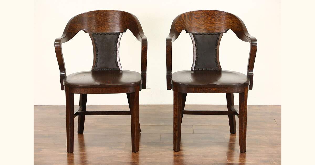 Pair of 1910 Oak Banker Chairs with Arms, Original Leather