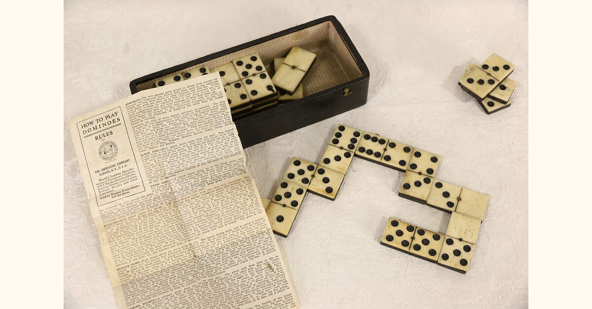 Set of 1890's 28 pc Antique Ebony & Bone Dominoes