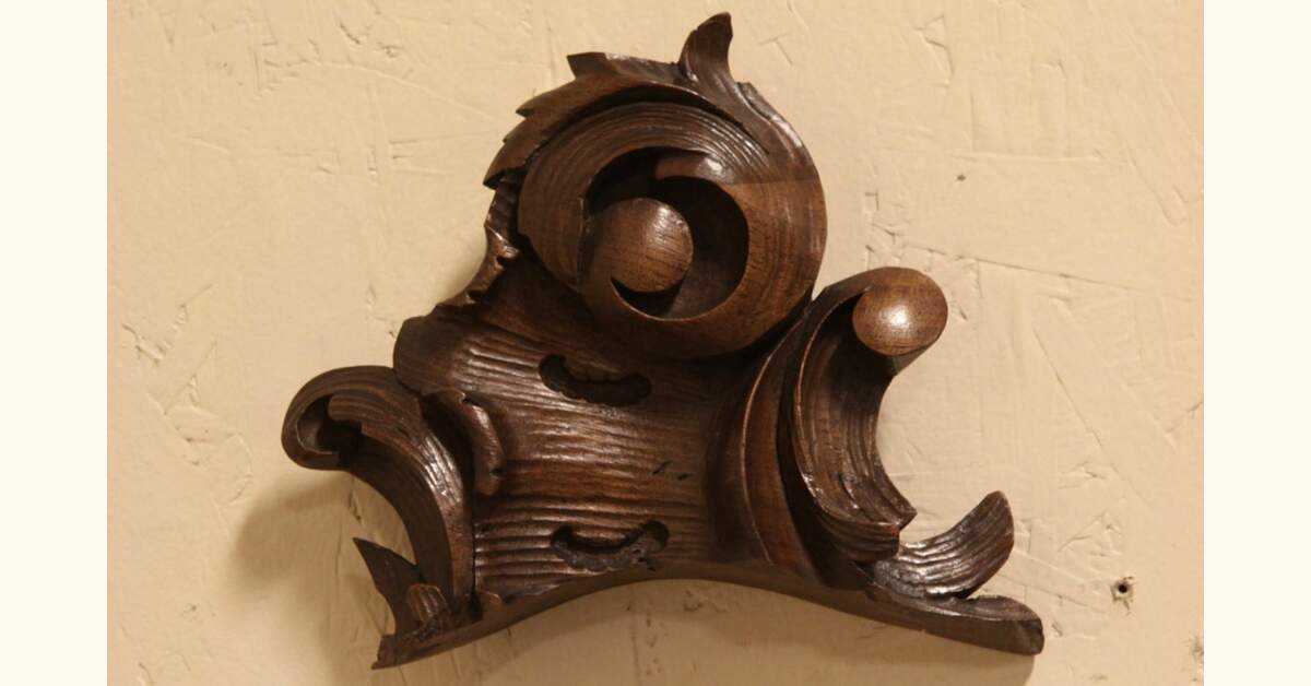 French Baroque Carved 1890 Crest Fragment