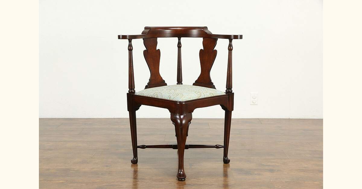 Traditional Georgian Design Vintage Mahogany Corner Chair