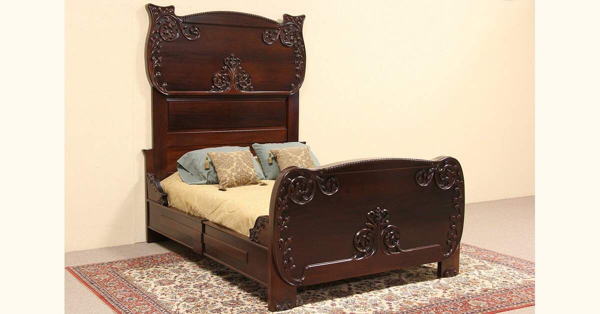 Queen Size Carved Mahogany 1901 Bed