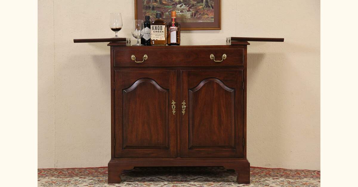 Henkel Harris Virginia Gallery Vintage Bar Serving Cabinet, Flip Top