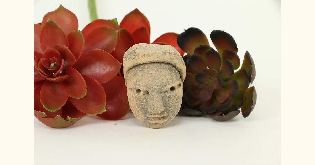 Pre-Columbian Mayan Style Miniature Terracotta Red Clay Head Age Unknown