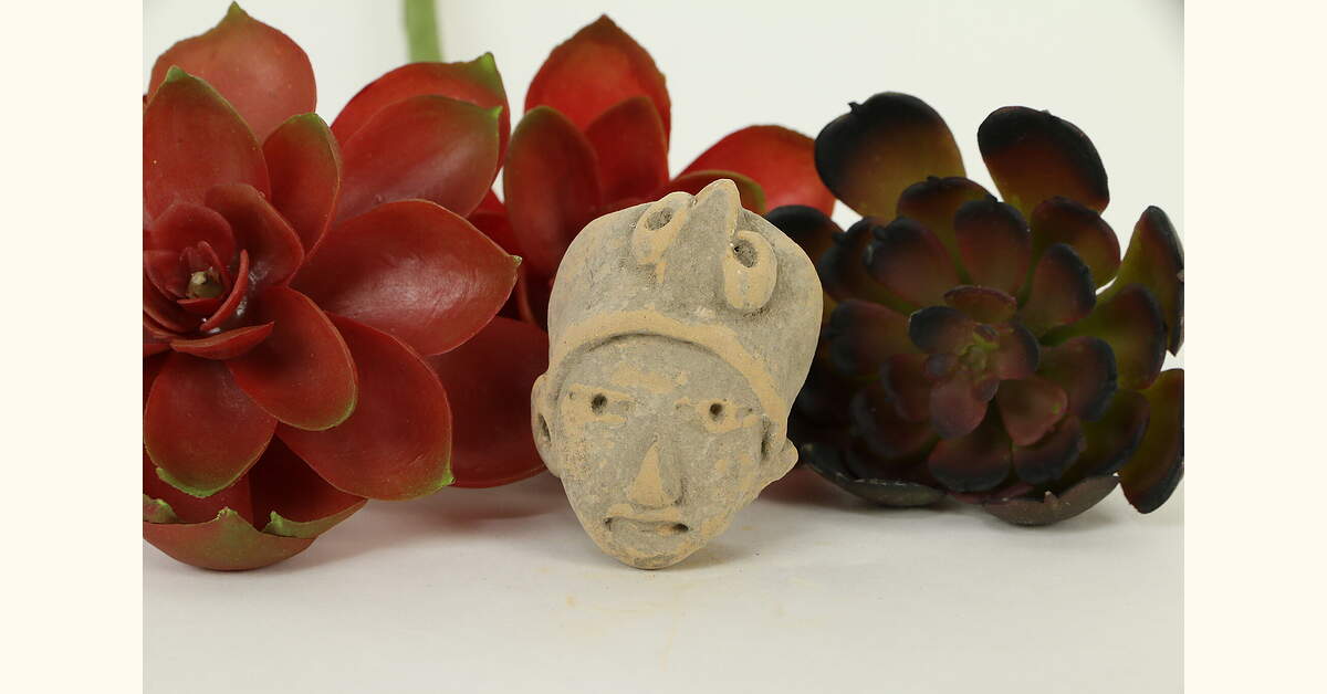 Pre-Columbian Mayan Style Miniature Terracotta Red Clay Head Age Unknown