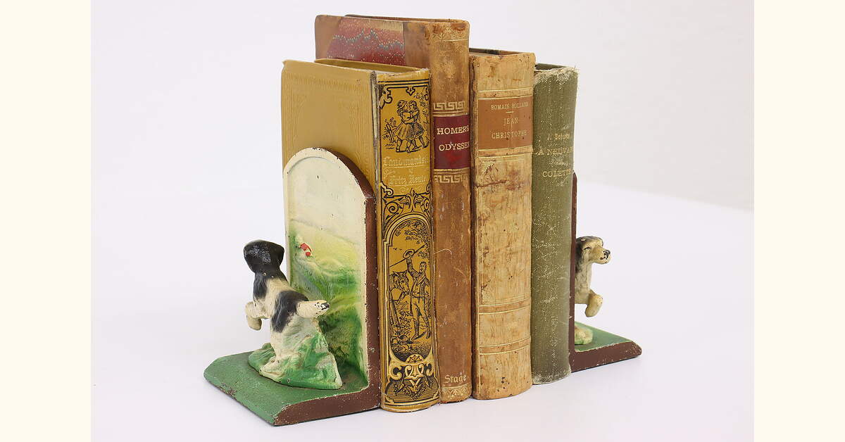 Pair of Farmhouse Antique Cast Iron Setter Dog Bookends