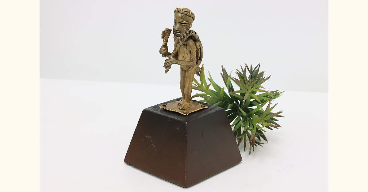 Hunter & Alligator Benin African Antique Bronze Sculpture