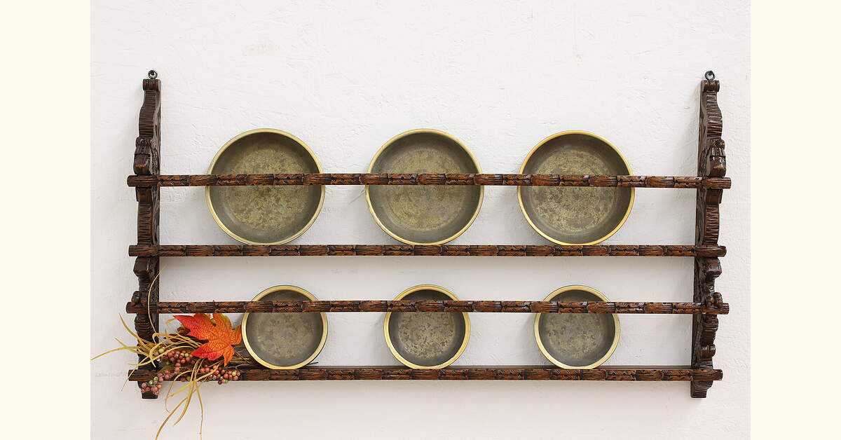 Renaissance Carved Oak Antique Wall Hanging Plate Rack Lions