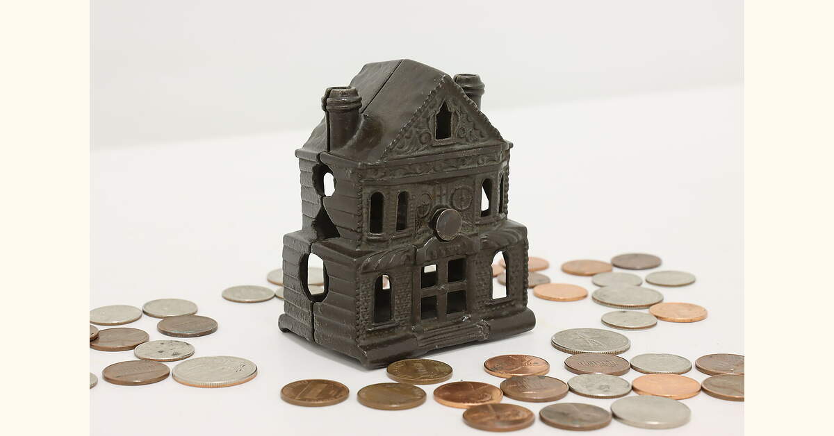 Victorian Antique Cast Iron Farmhouse Coin Bank