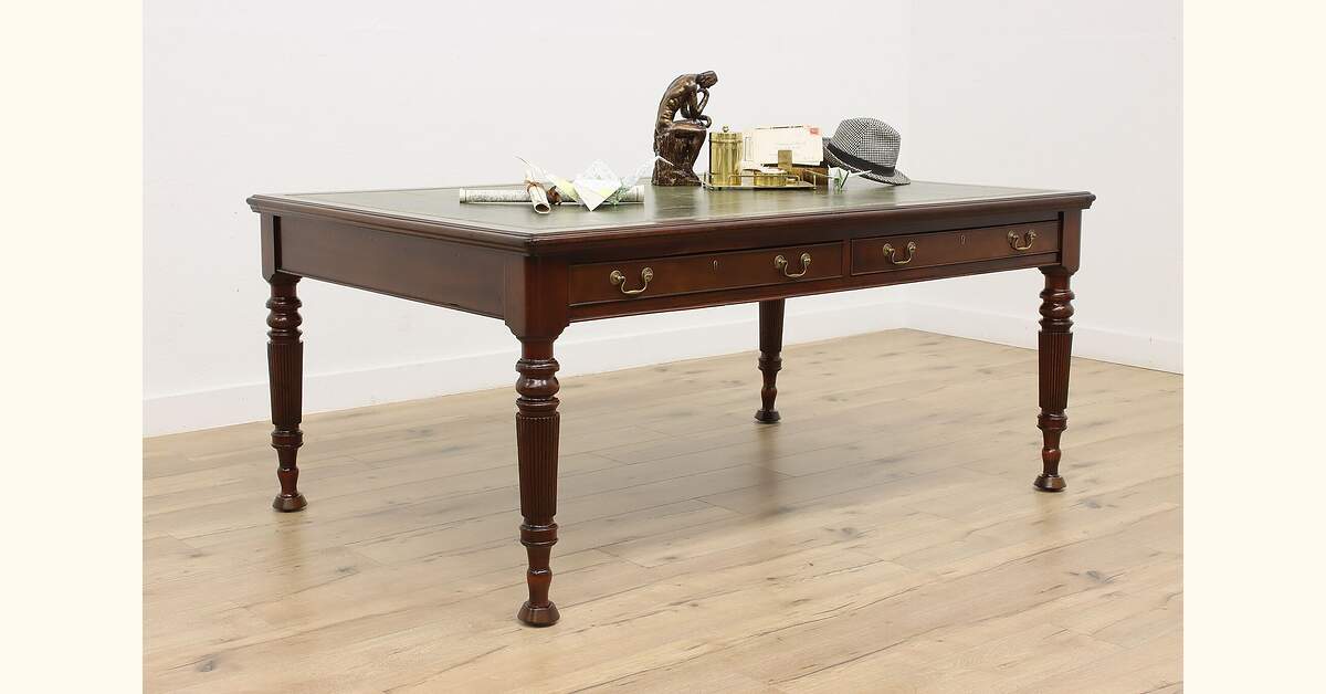 English Vintage Traditional Office or Library Partner Desk