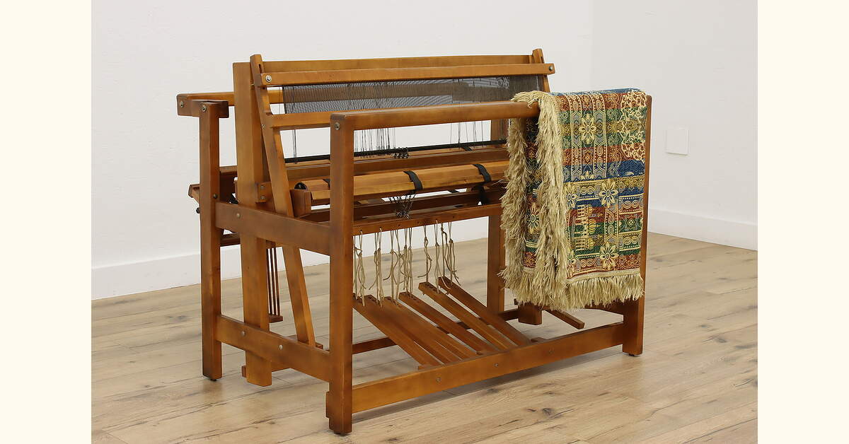 Farmhouse Vintage Maple Weaving Loom