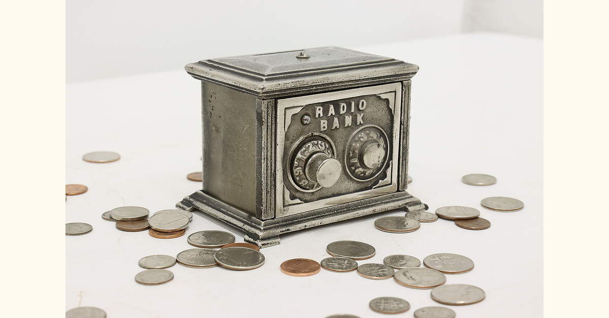 Radio Vintage Cast Iron Combination Lock Coin Bank