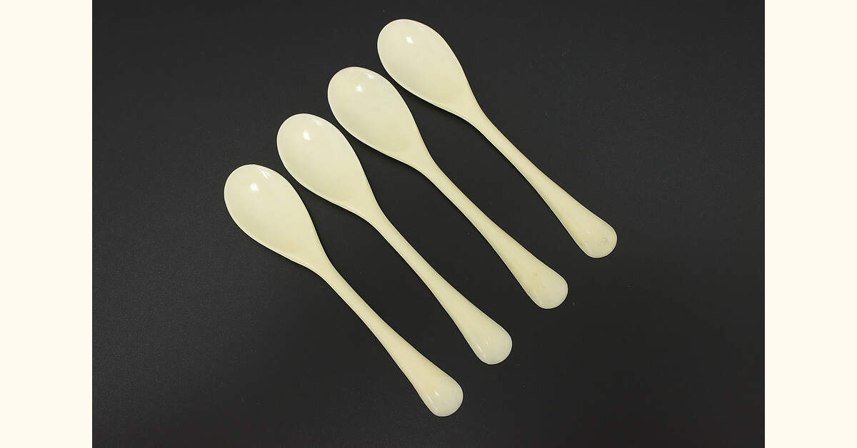 Set of 4 Vintage Bakelite Caviar Spoons