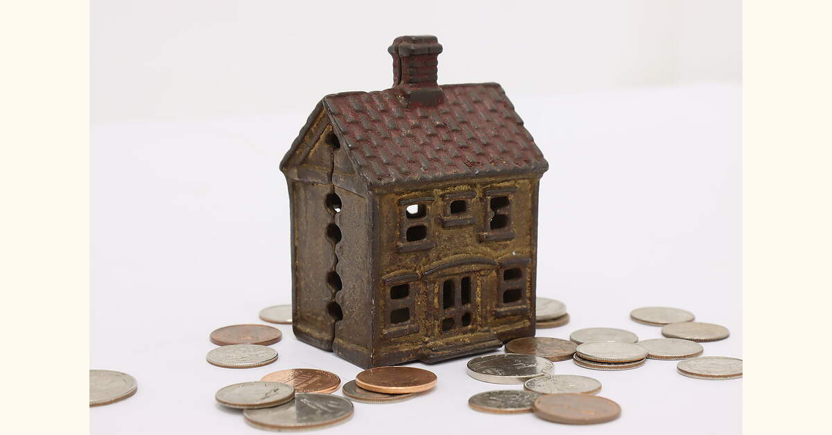 Victorian Antique Painted Cast Iron House Coin Bank