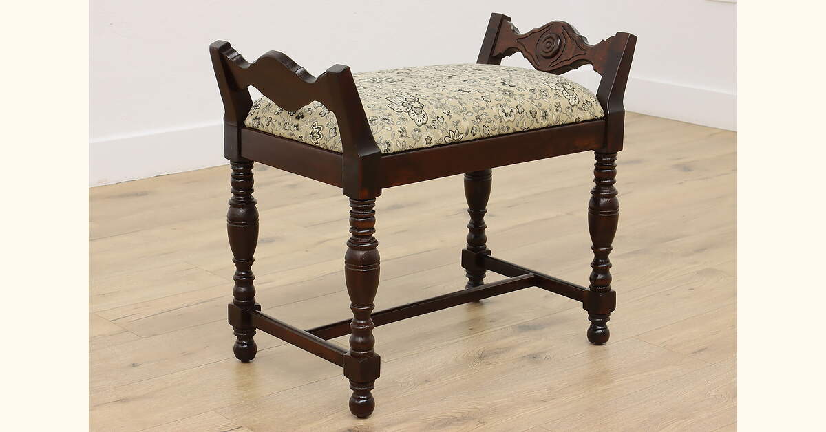 Tudor Vintage Carved Birch Vanity Boudoir Bench Thomasville
